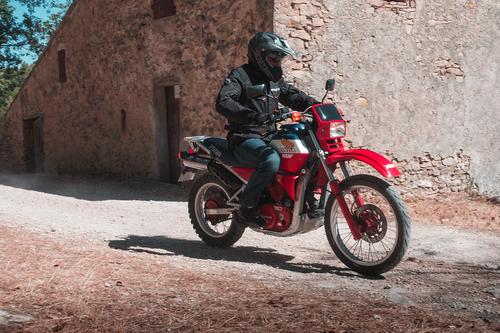 lamotoclassic.com | TEST / HONDA XLV 750 R : l'arrivée des maxi trails