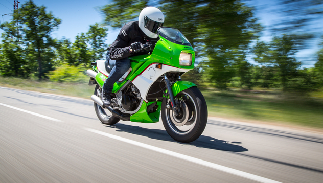 lamotoclassic.com | Kawasaki KR250 : En tandem avec Kork