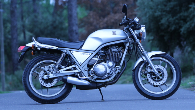 lamotoclassic.com | Yamaha SRX 600 : le plaisir de la simplicité