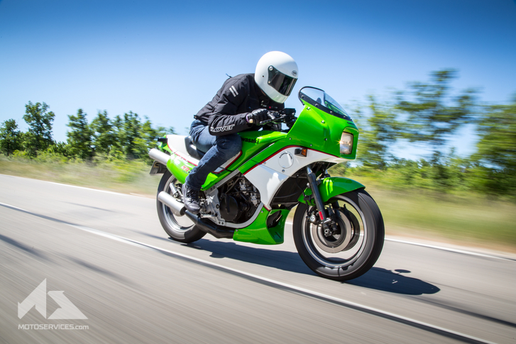 lamotoclassic.com | Kawasaki KR250 : En tandem avec Kork